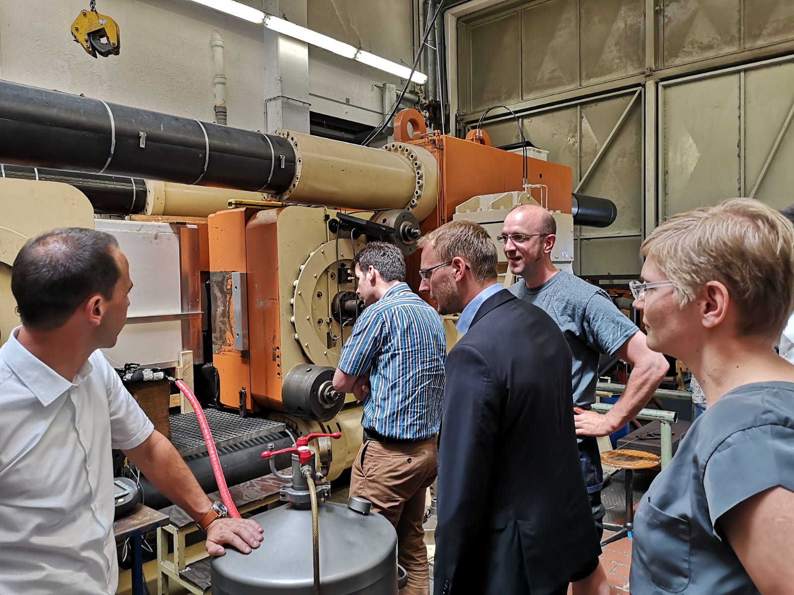 Projekttreffen für Großzugversuche « IEHK-Aktuell