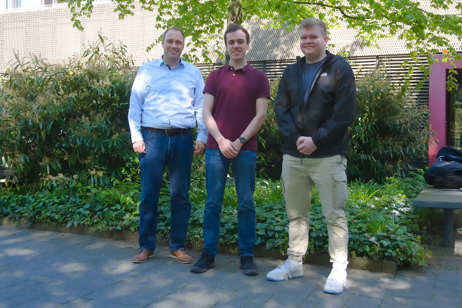 CodeClubMG Visit to the Chair of HPC • IT Center Blog